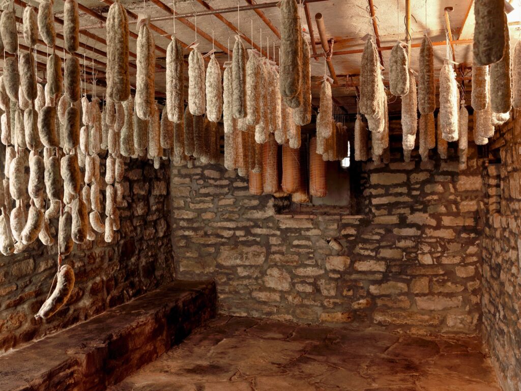 Varzi: il borgo del gusto si prepara al Festival del Salame DOP